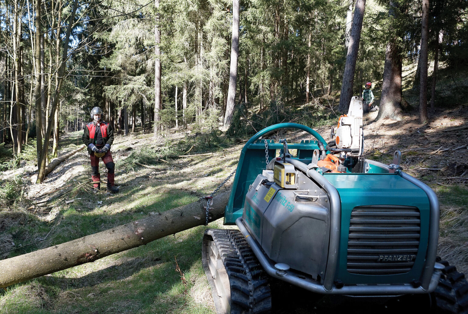 4 Benefits of Using Remote Control Winches For Forestry and Logging ...